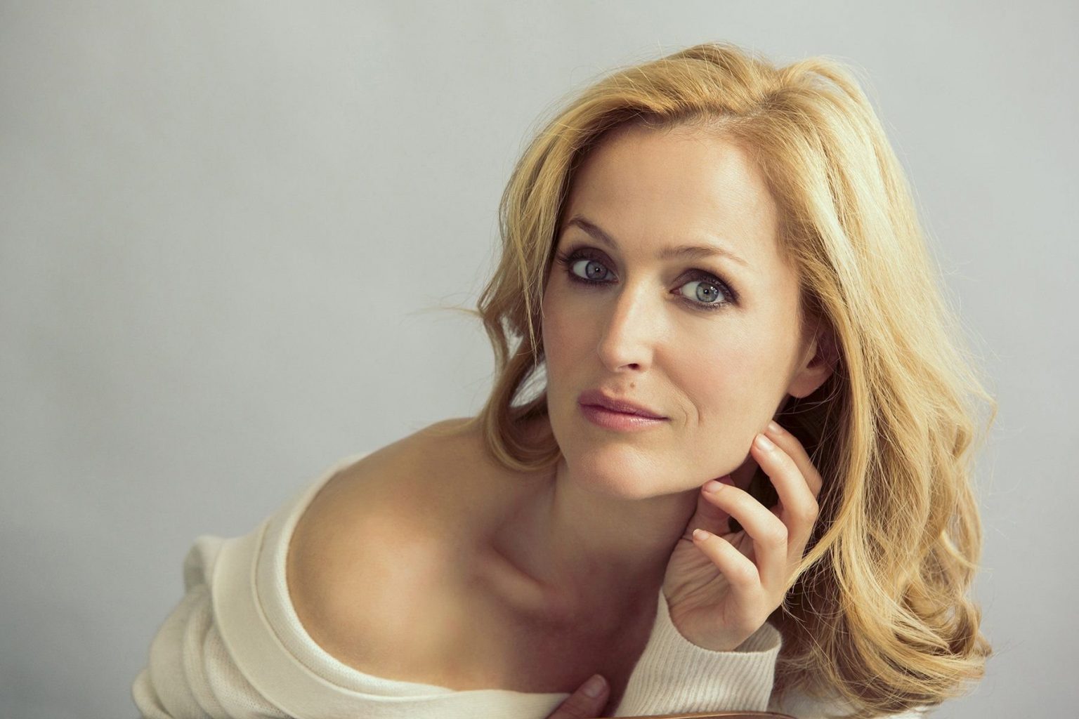 Gillian Anderson is now 54 years old: What the star of "The X-Files ...