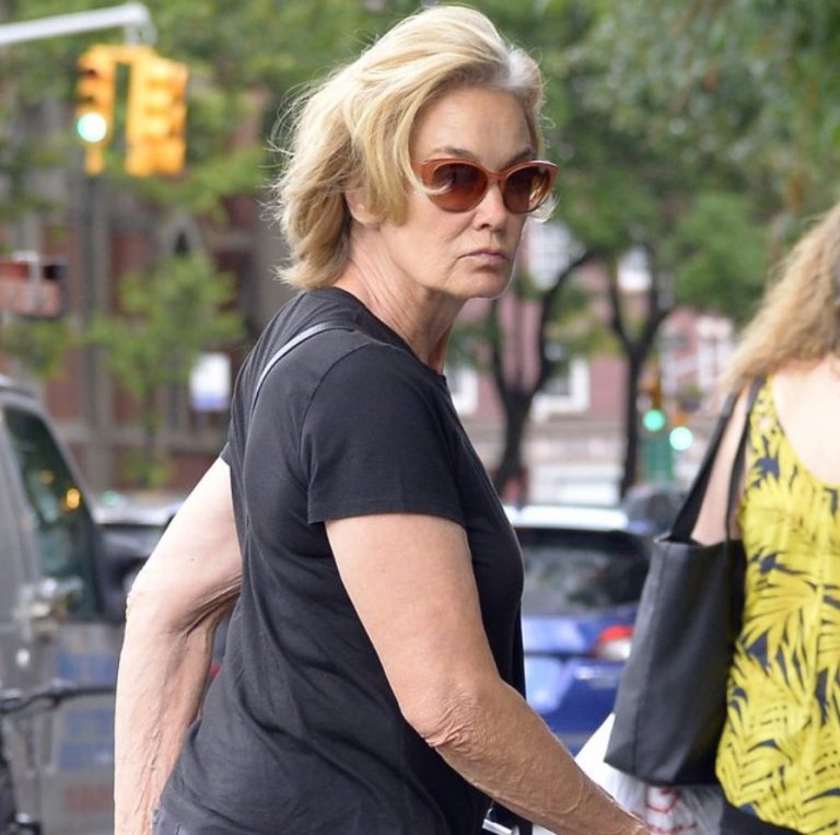 At 72, she looks 40. Paparazzi captured Jessica Lange on vacation in ...
