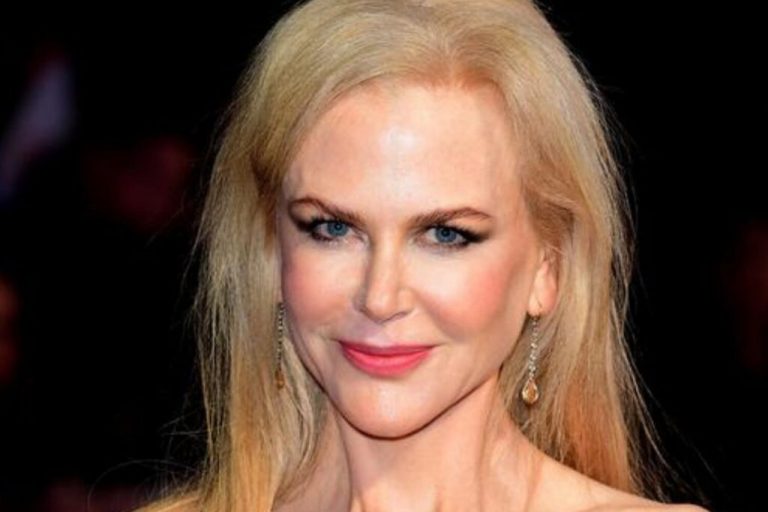 "Hot": A New Photo of Kidman, 55, in a Mini, Garnered 1 Million Likes ...