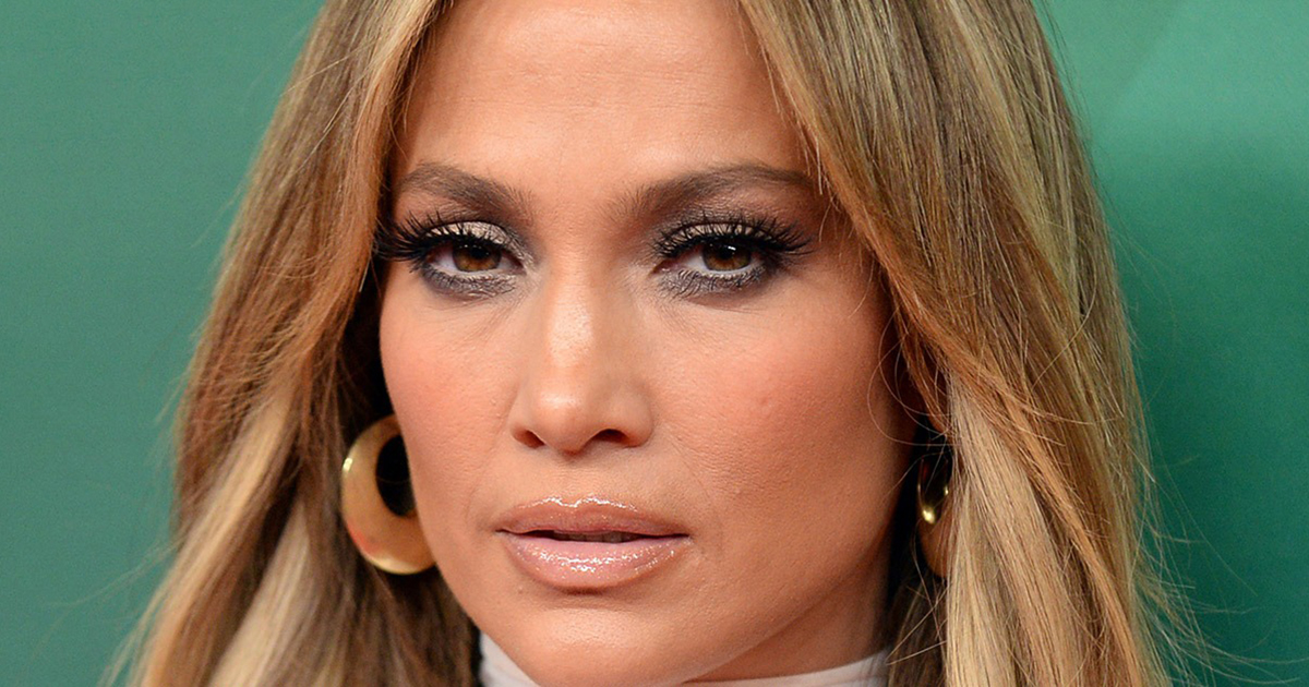 "How You Two Look Alike." Lopez Showed Her 81-year-old Father for the ...