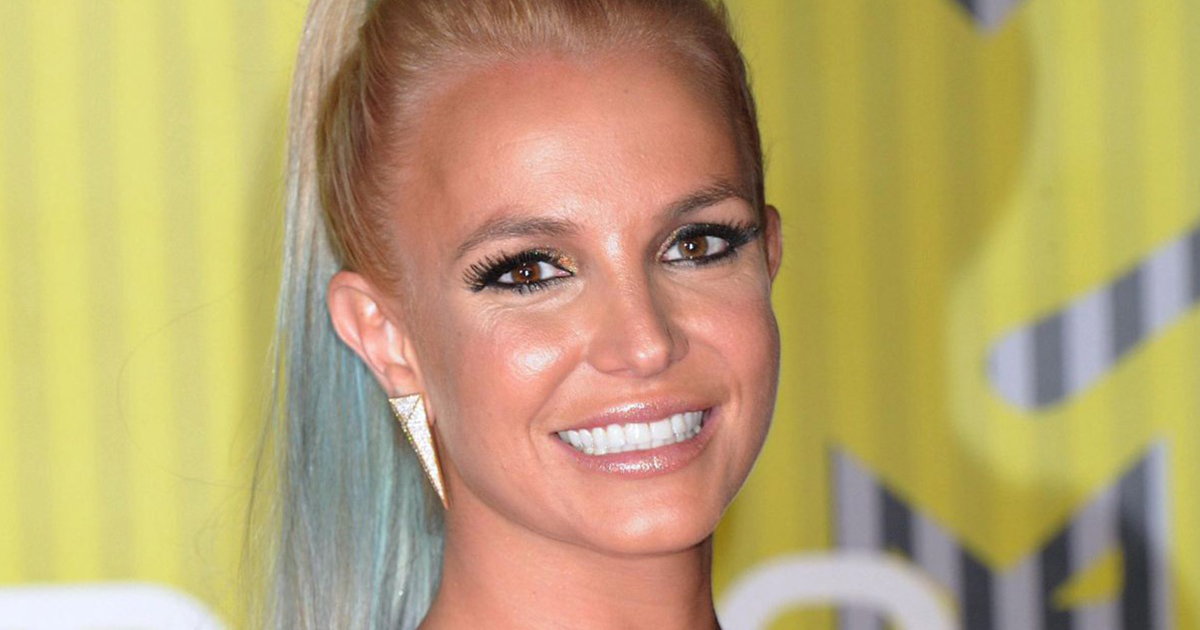 "Shaking Her Buns." Spears Fans Disappointed by Pop Princess' New Video ...