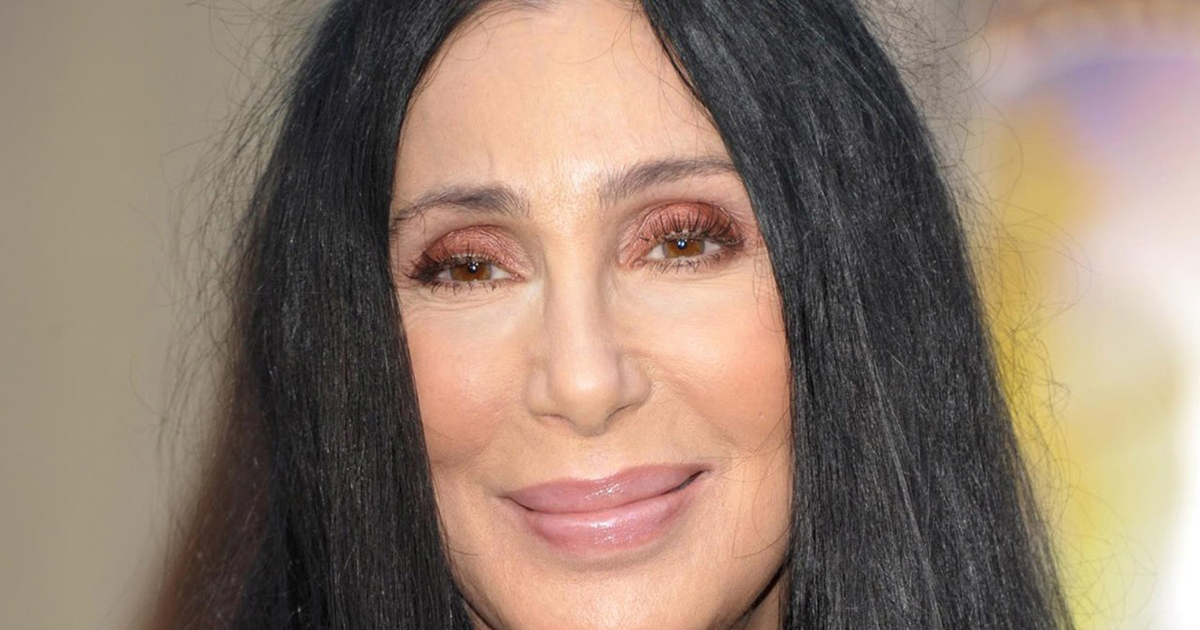 She Hasn't Lost her Elasticity. Paparazzi Caught the 76-year-old Cher ...