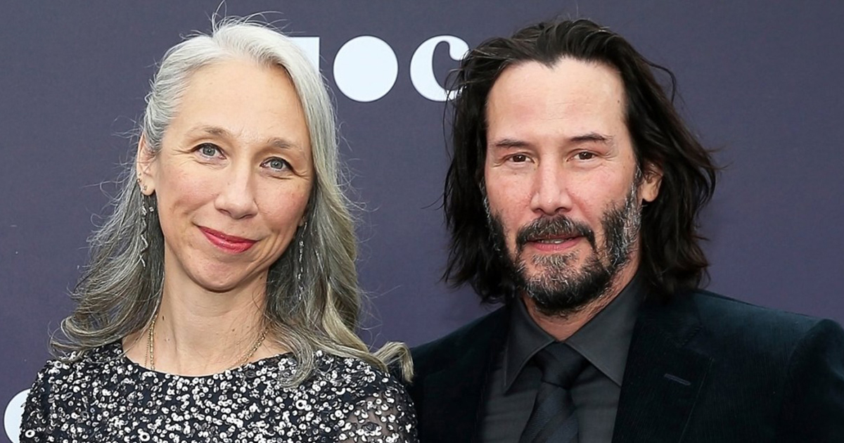 The Network Discussed the Photo of Reeves' 77-year-old Mother, Who ...